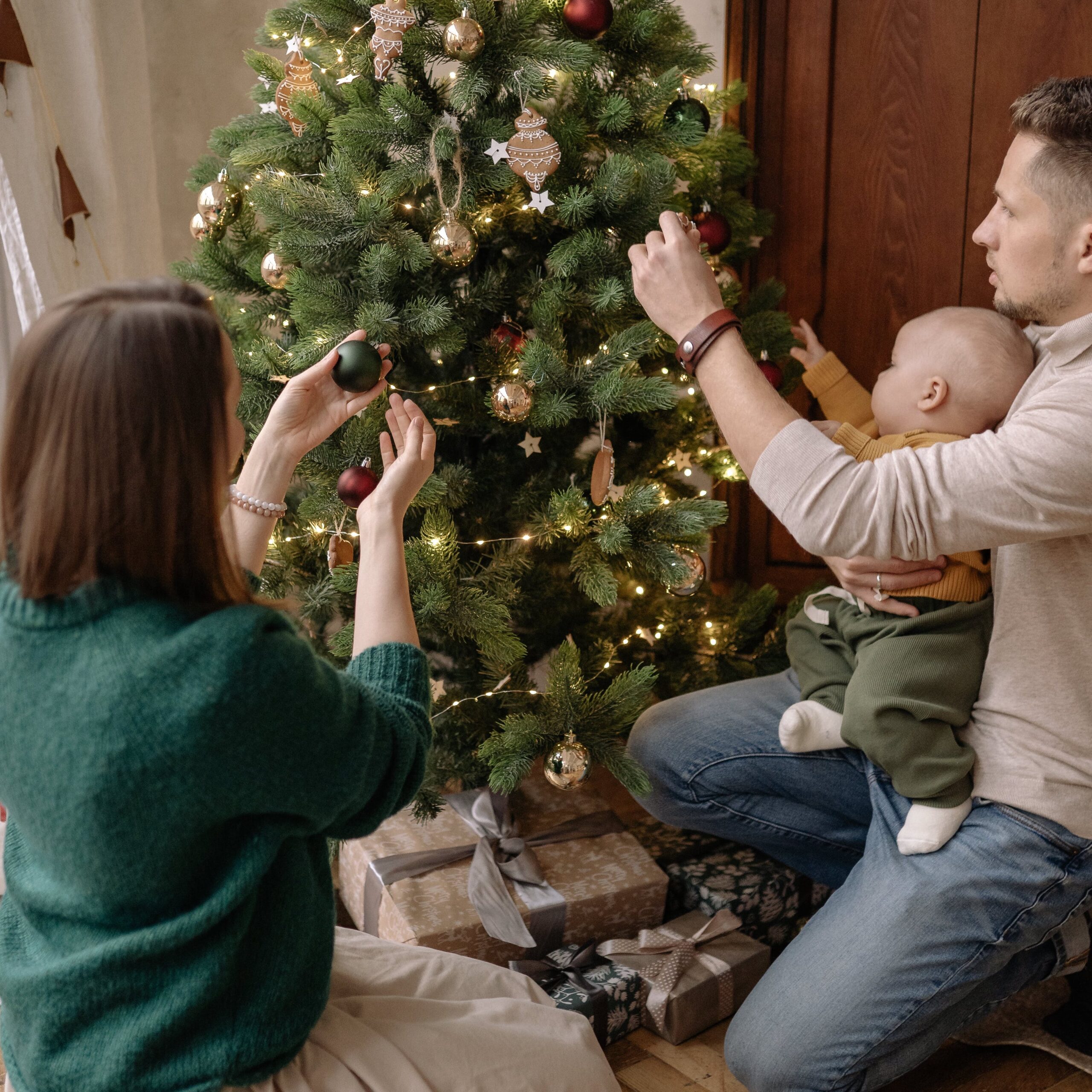 18 Christmas Family Traditions To Make This Season Extra Magical ...